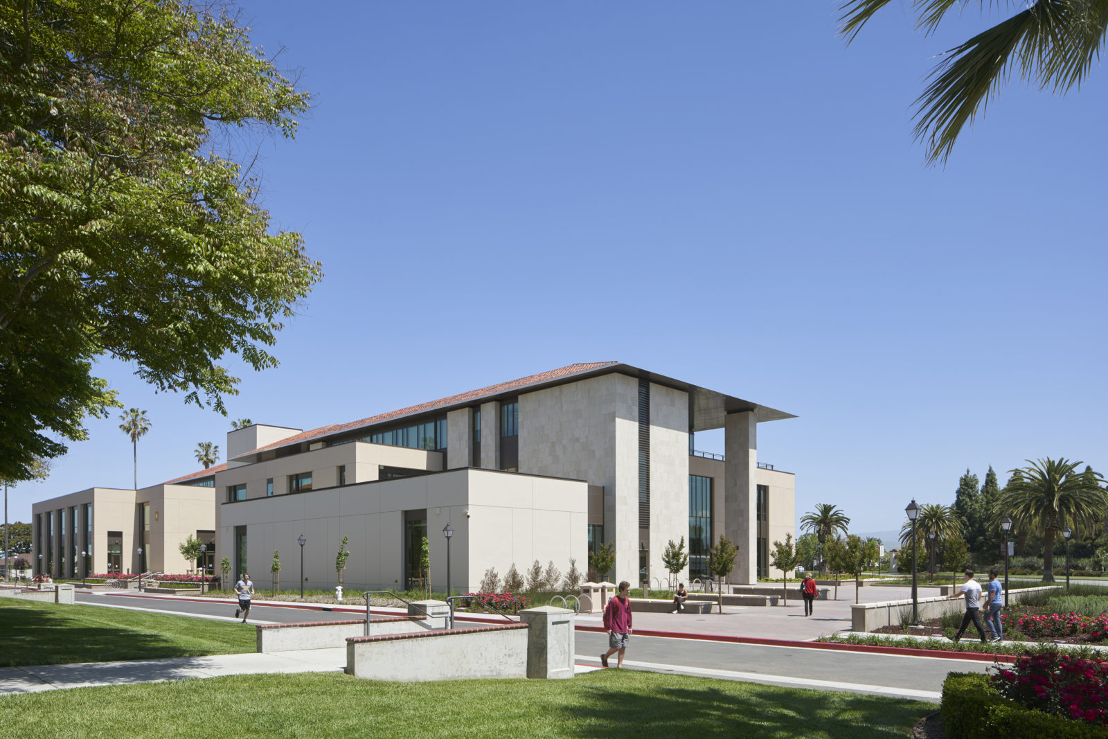 Howard S. and Alida S. Charney Hall of Law - SCB - SCB